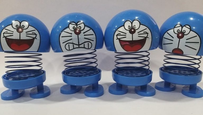 5 Rekomendasi Boneka Goyang Hiasan Motor Yang Diviralkan Ojek Online