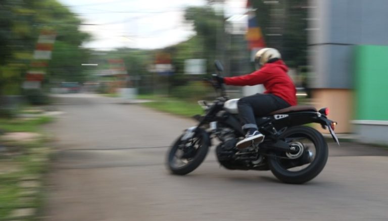 Test Ride Review Yamaha XSR 155: Retro Bukan? (Bag.2) – MOLADIN