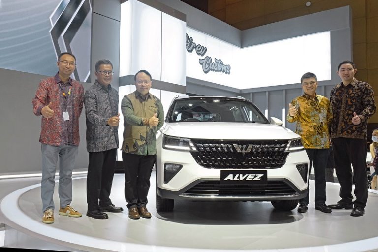 3 Kelebihan Wuling Alvez, Style & Innovation SUV – Moladin