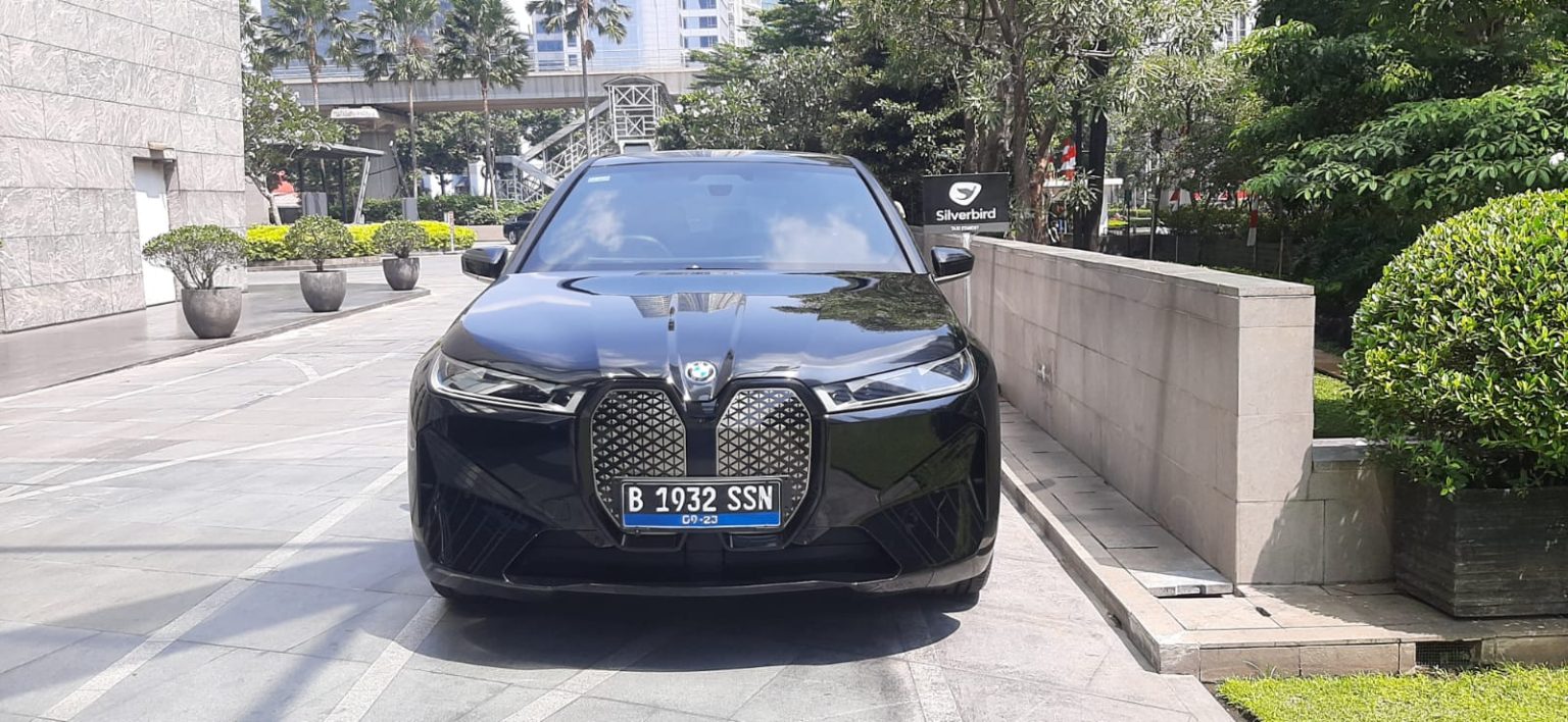BMW IX Jadi Taksi Premium Bluebird, Ini Cara Pesannya! – Moladin