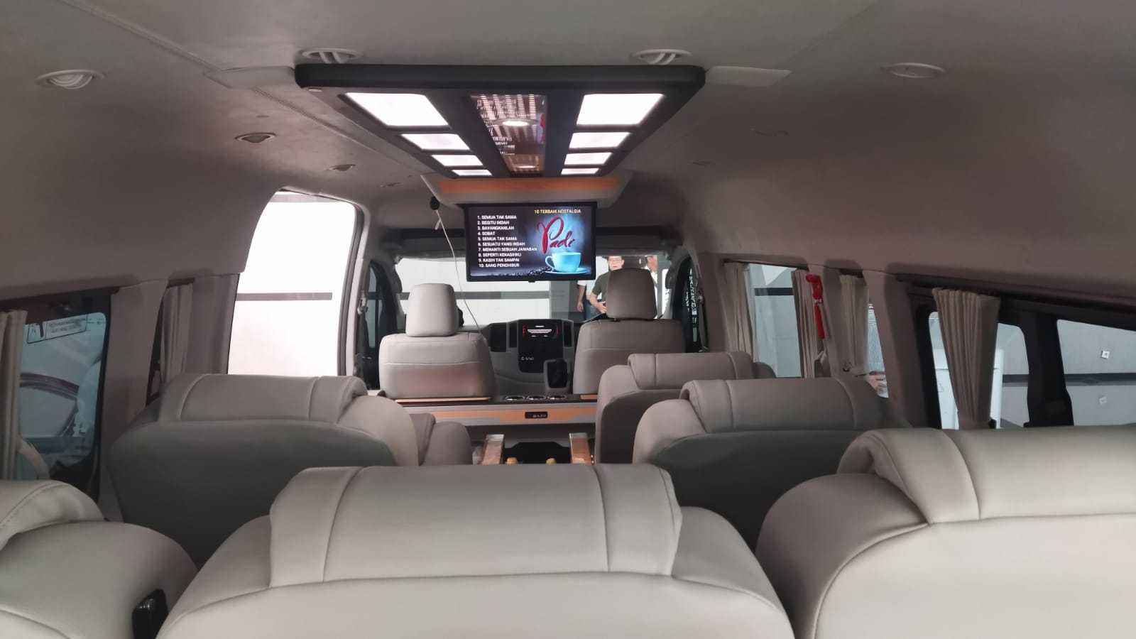 Baze Hadirkan Dua Modifikasi Kabin Toyota HiAce Premio Di IIMS 2024 ...