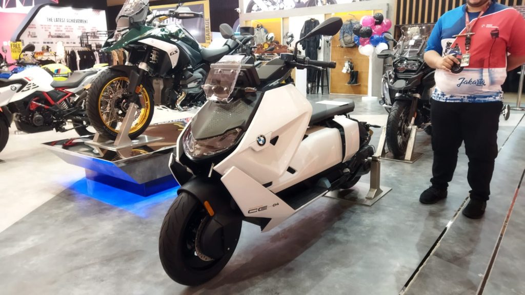 4 Motor Listrik Paling Mahal Di IIMS 2024, Nomer 3 Turun Seratus Juta ...