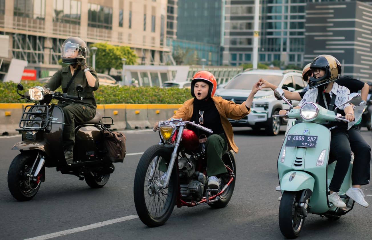Riding Cantik Keliling Jakarta, Ini 5 Tips Berkendara Motor Aman Bagi ...