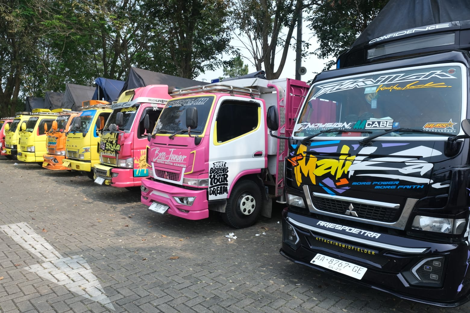 Komunitas Canter Bikin Semarak GIIAS 2025 – Moladin