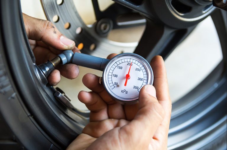 Daftar Tekanan Ban Motor Yang Ideal Semua Tipe, Lengkap!