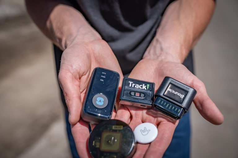 9 Rekomendasi GPS Tracker Mobil Terbaik Dan Tips Memilihnya
