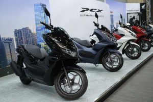 Ini 8 Perbedaan Motor PCX ABS Dan CBS, Lebih Bagus Mana?