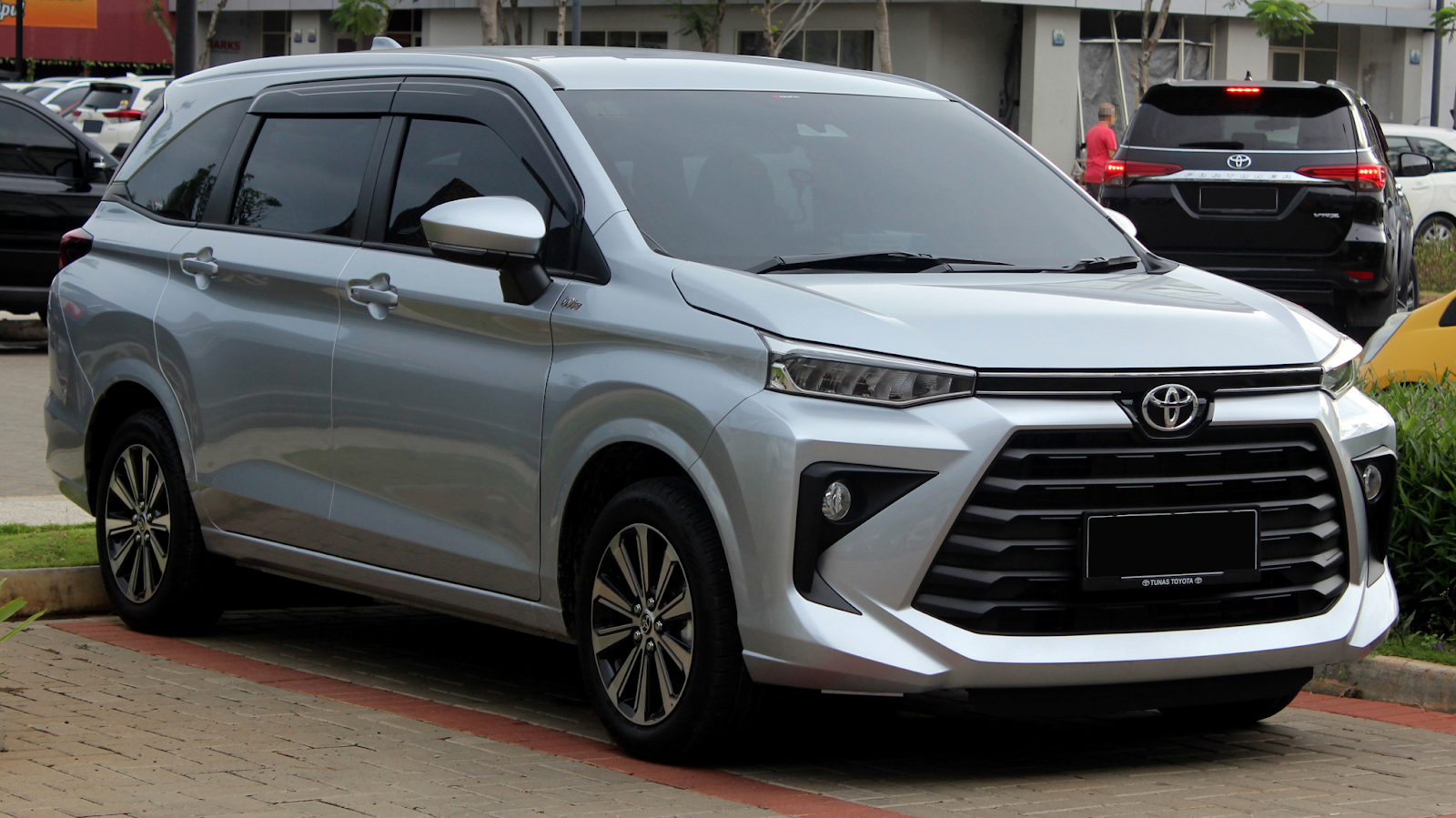Daftar Pajak Mobil Avanza Sesuai Tahun Dan Tipenya, Lengkap!