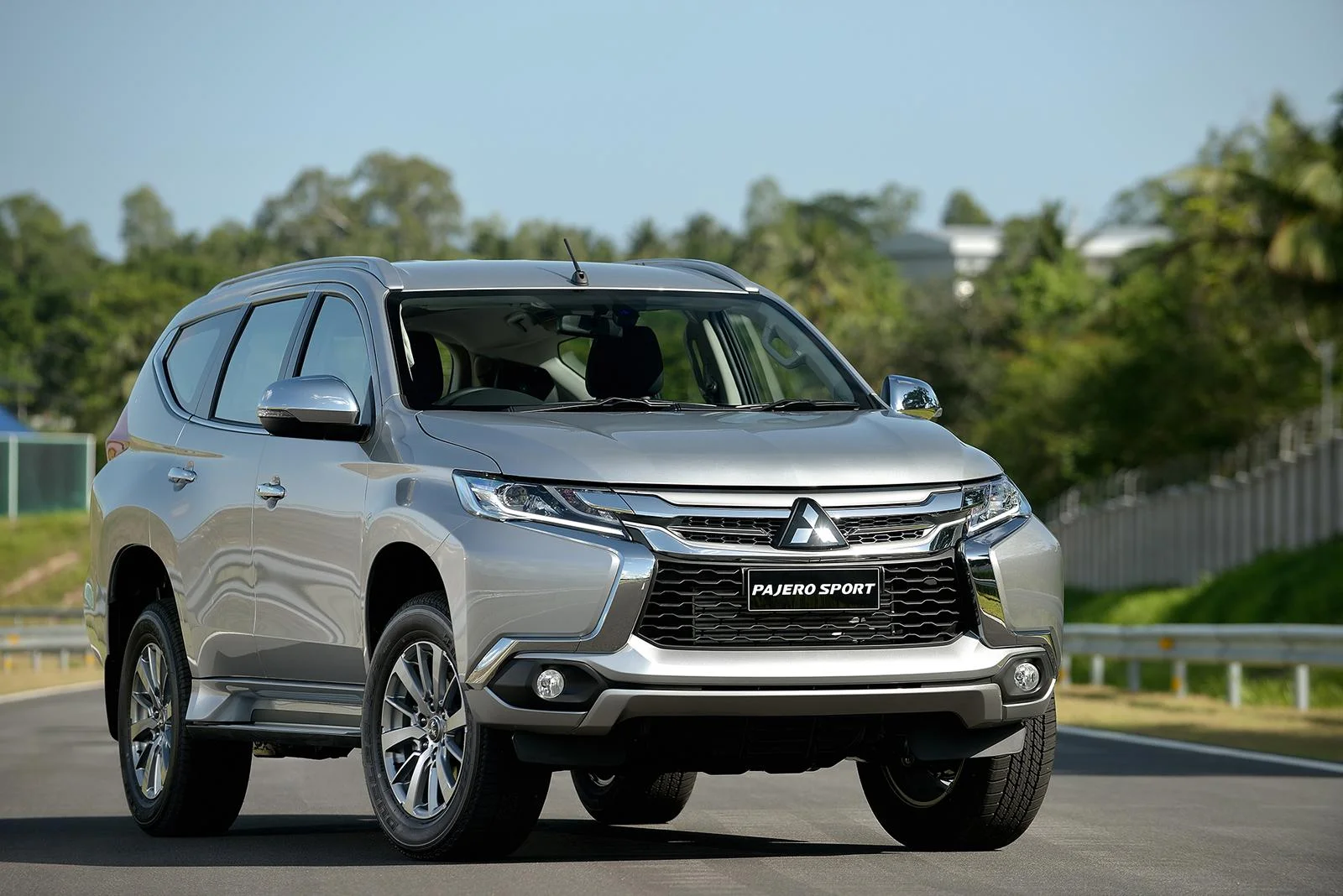 10 SUV Ladder Frame Murah Yang Layak Dibeli, Rp120 Jutaan Dapat Fortuner!